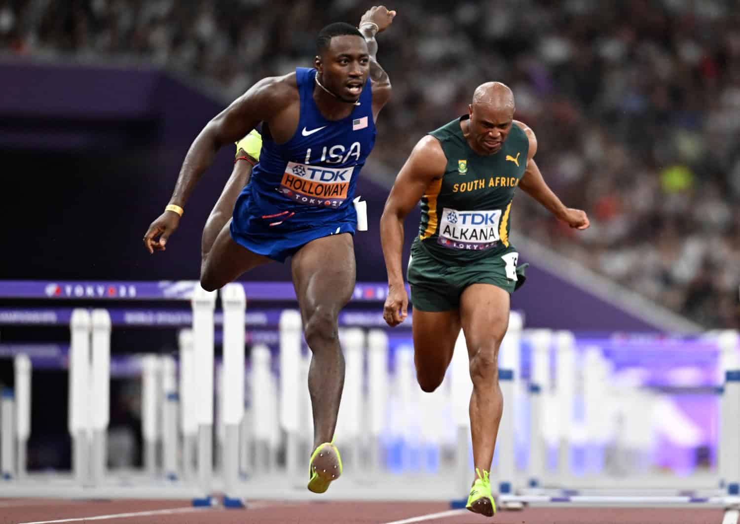 Defending champion Holloway out of world 110m hurdles final | The Witness