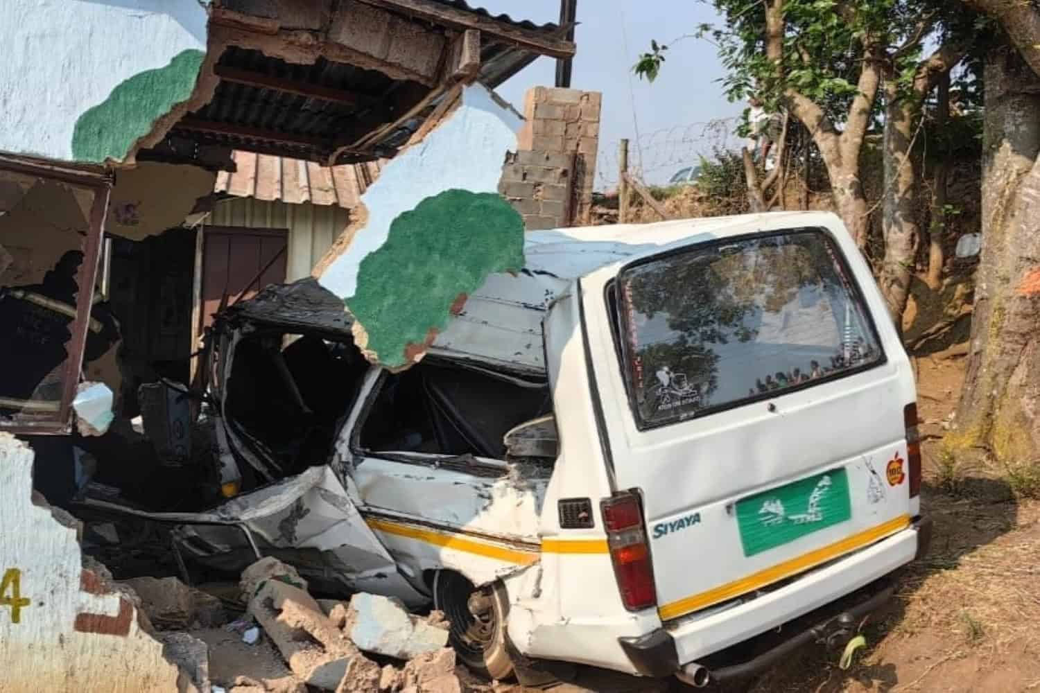 Update: Survivors of deadly PMB taxi crash rushed to hospital | The Witness